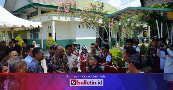 Kemsos RI Serahkan Bantuan Sosial Untuk Warga Palu Dan Sigi - bulletin